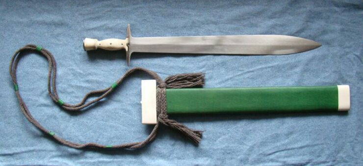Xiphos Sword: Facts About the Leaf-Bladed Greek Sword