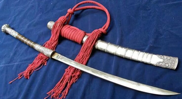 18 Indian Swords: History and Characteristics of Popular Blades