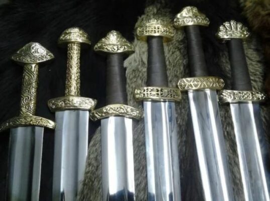 10 Russian Swords Types, Characteristics & History