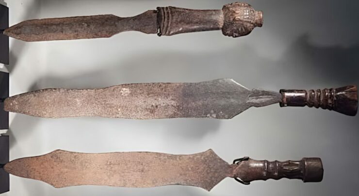 Salampasu Sword: The African Blade With Five Sharp Tips
