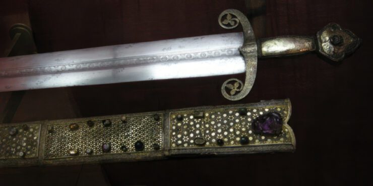 18 Types of Pommels on Medieval Swords