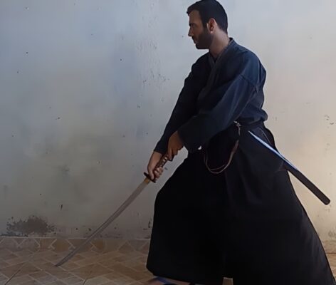 Japanese Sword Stances: 10 Basic Kamae for Beginner Samurais