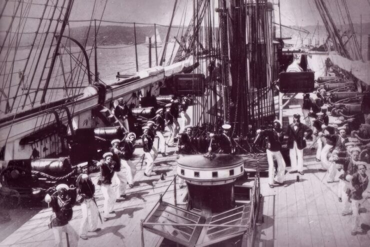 What Are the Key Differences Between a Scimitar and Cutlass?