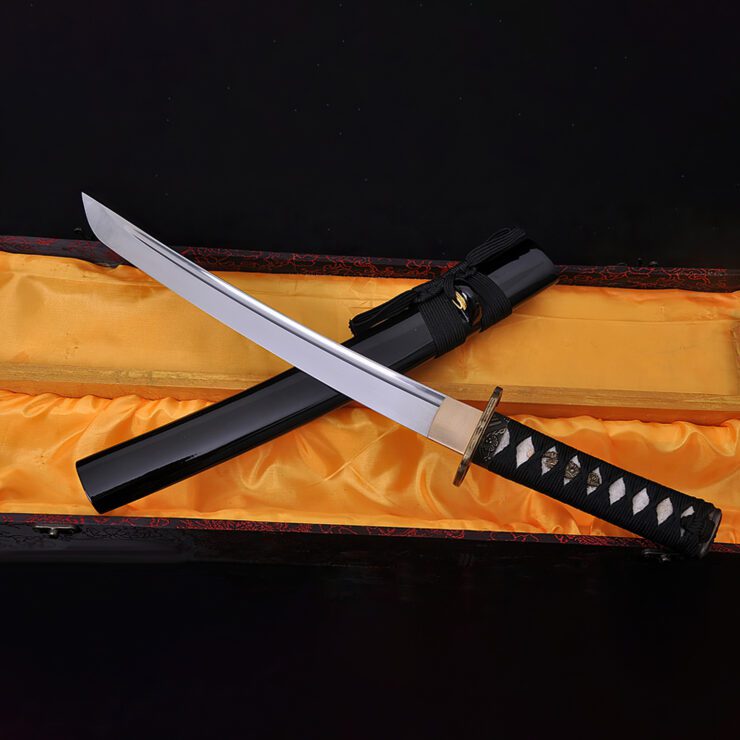 Samurai Tanto Hazuya Polished Ray Skin Saya