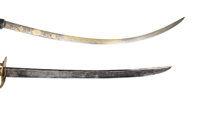 What Are the Key Differences Between a Scimitar and Cutlass?