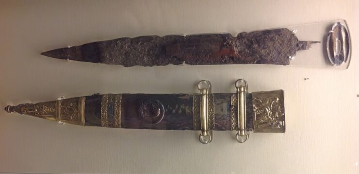 Short Sword Characteristics: Length, Sizes, and Evolution