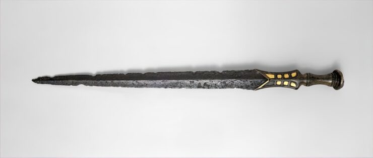 Short Sword Characteristics: Length, Sizes, and Evolution