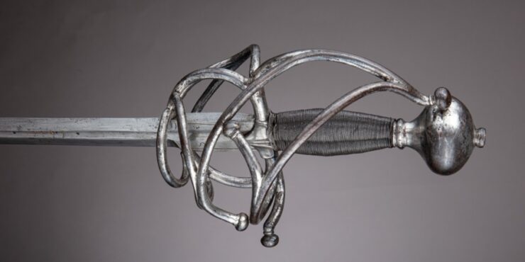 Short Sword Characteristics: Length, Sizes, and Evolution