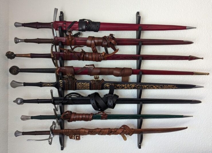 What is the Difference Between a Scabbard and a Sheath?