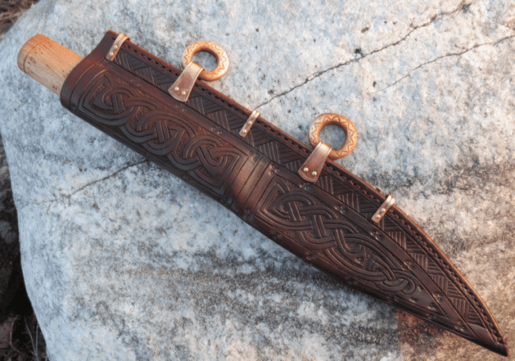 What is the Difference Between a Scabbard and a Sheath?