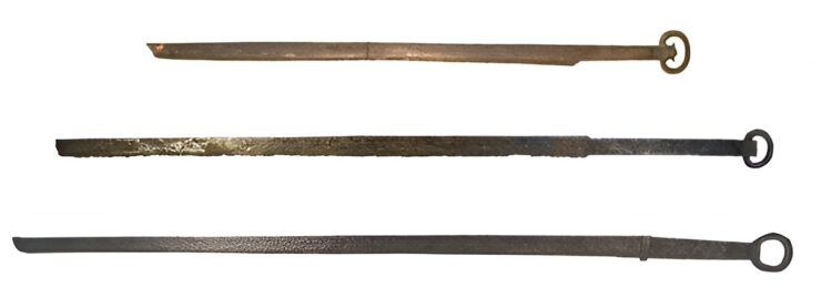 The Oldest Swords of Ancient China: Their Development and Use in Warfare